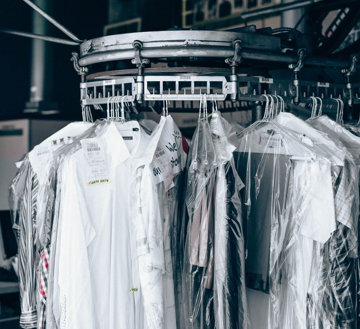 Express Laundry services to wash, dry and iron your clothes